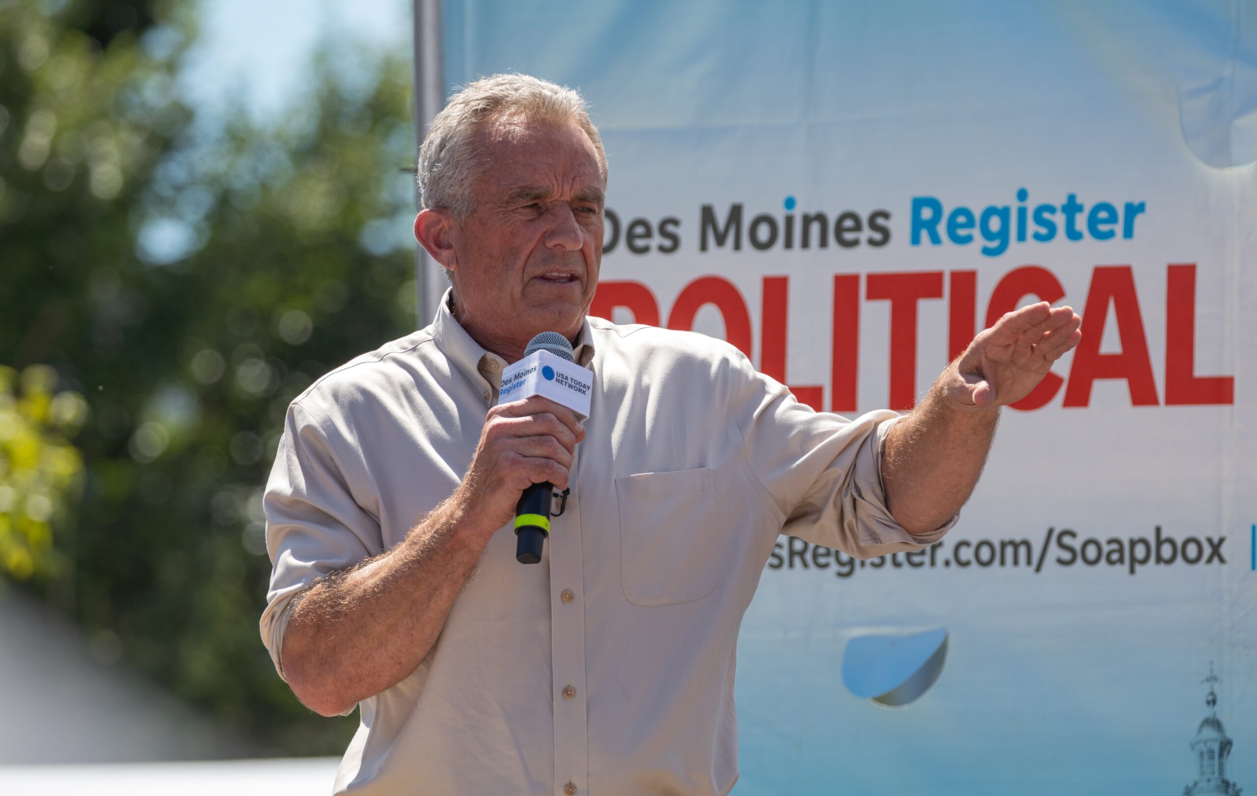 RFK Jr. works out in jeans at fancy gym - Dailydispatch